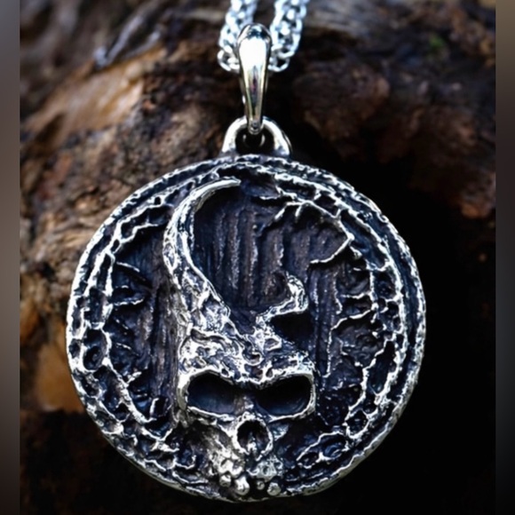 Accessories | Decomposition Desiccate Decay Rot Necrotize Skull Buried ...